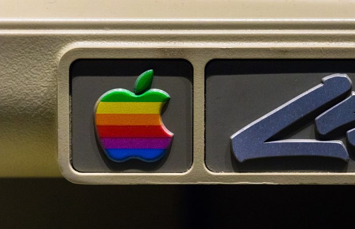 Apple logo design, by Rob Janoff | Logo Design Love
